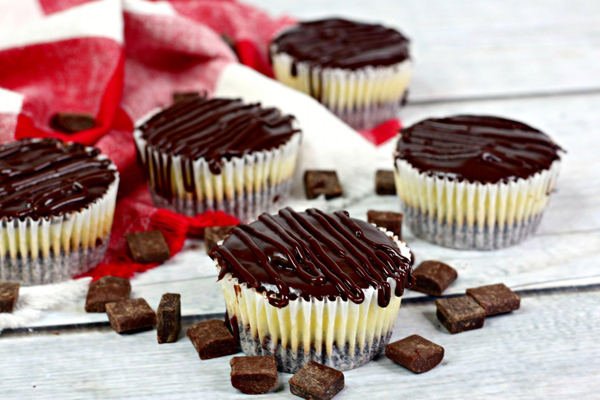 Mini Cheesecakes Topped With Chocolate Ganache Recipe - Sweet Pea's Kitchen