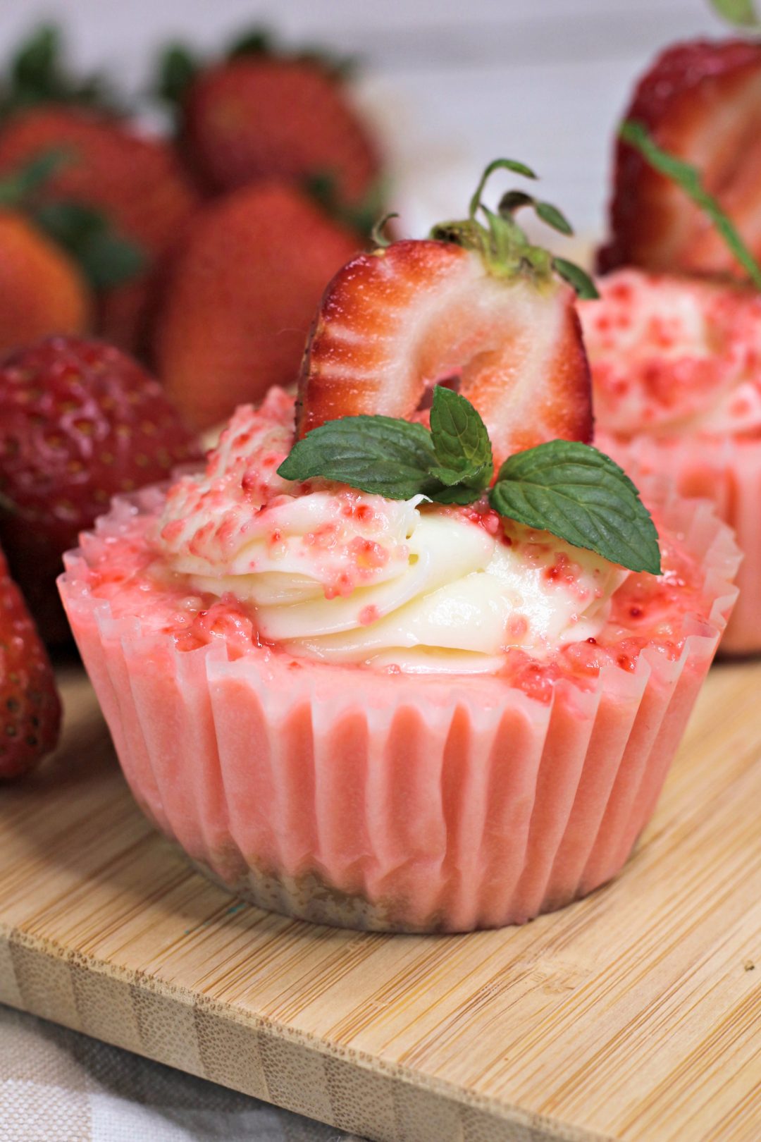 Mini Strawberry Cheesecake Recipe - Sweet Pea's Kitchen