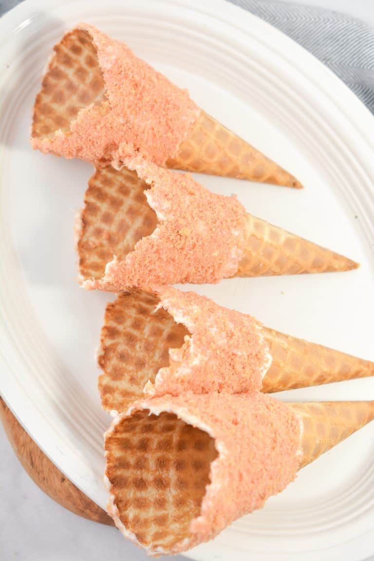Strawberry Crunch Cheesecake Cones - Sweet Pea's Kitchen