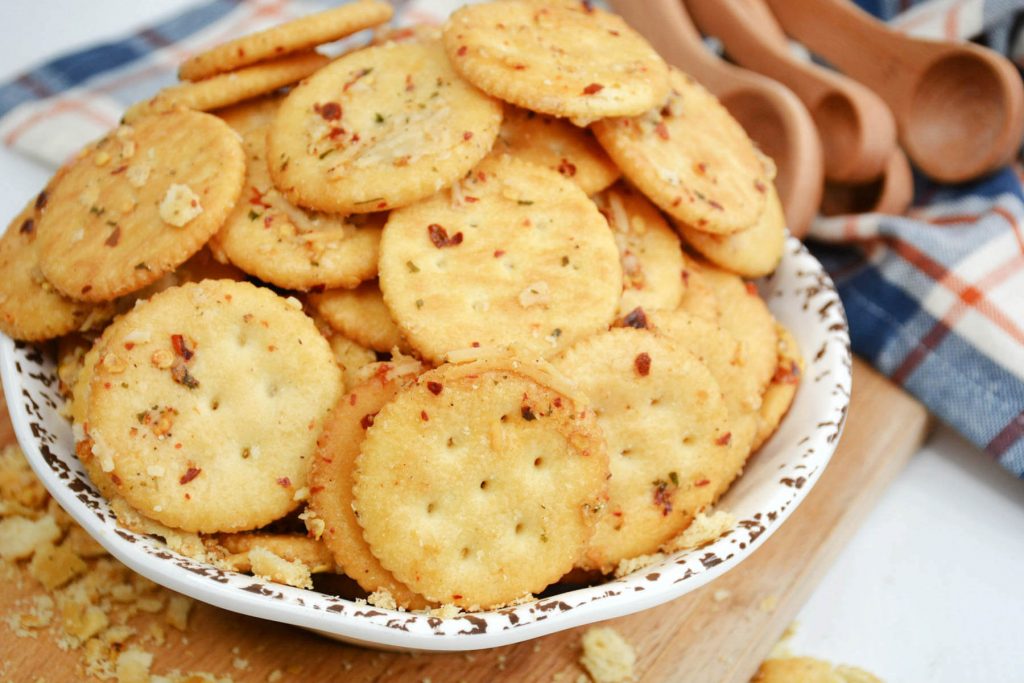 Ranch Ritz Crackers - Sweet Pea's Kitchen