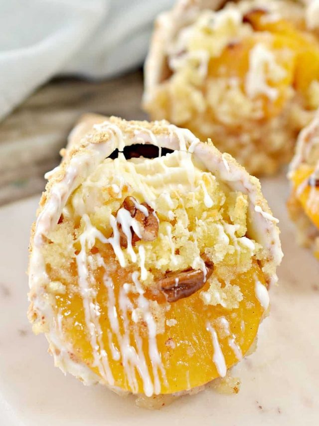 Peach Cobbler Stuffed Cones - Sweet Pea's Kitchen