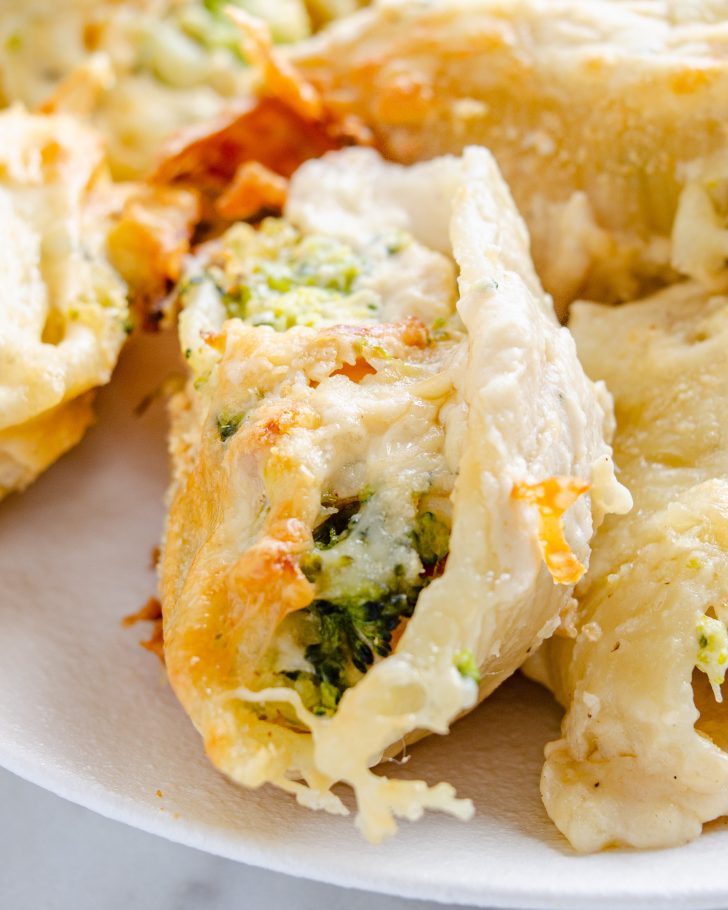 Chicken Broccoli Alfredo Stuffed Shells - Sweet Pea's Kitchen