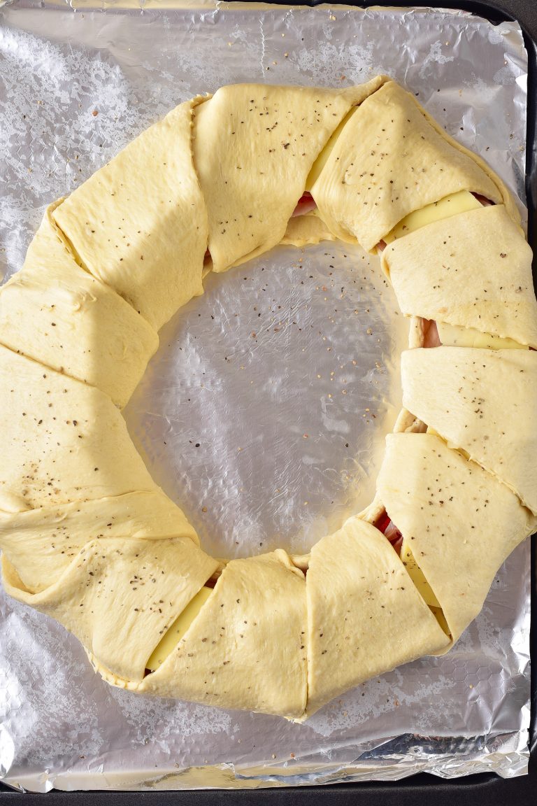 Spicy Italian Crescent Ring - Sweet Pea's Kitchen