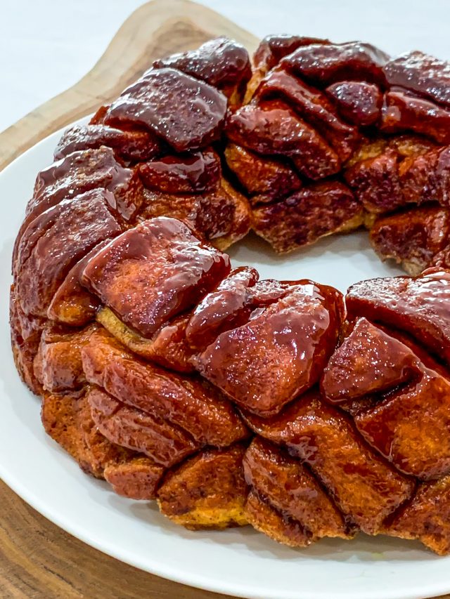Easy Monkey Bread - Sweet Pea's Kitchen