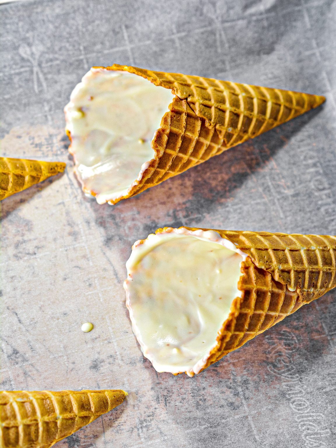 Peach Cobbler Stuffed Cones - Sweet Pea's Kitchen